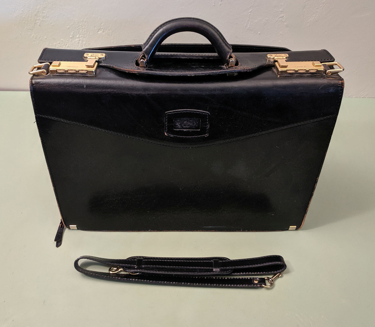 Lorenzo Full Grain Leather* attache case, Amiet combination locks F*S ...